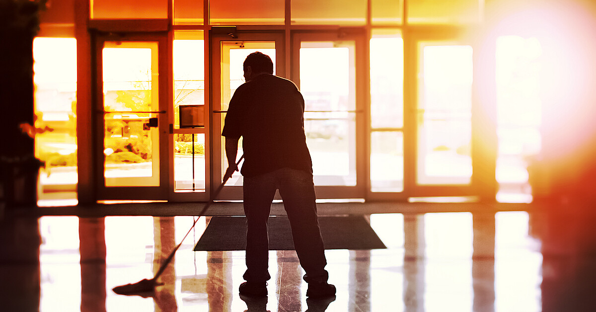 Houston janitor gave 13 women STDs by urinating in their water bottles ...