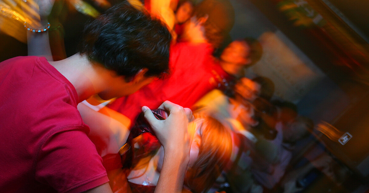 Hundreds of teens break into Texas family home, throw 'mansion rager ...