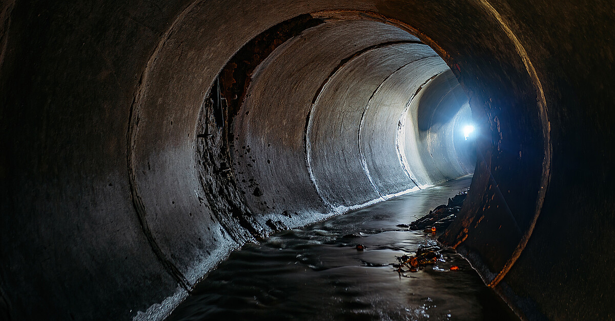 Undocumented migrants rescued from Texas sewers while crossing U.S ...
